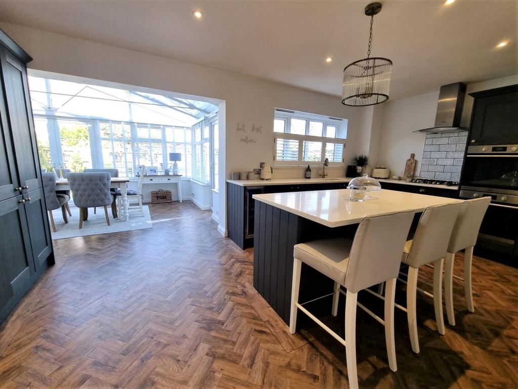 Darwin Close, Lee-on-the-Solent... 4 bed detached house - £675,000