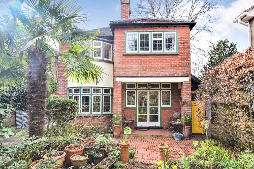 Farnborough GU14 3 bed detached house - £550,000