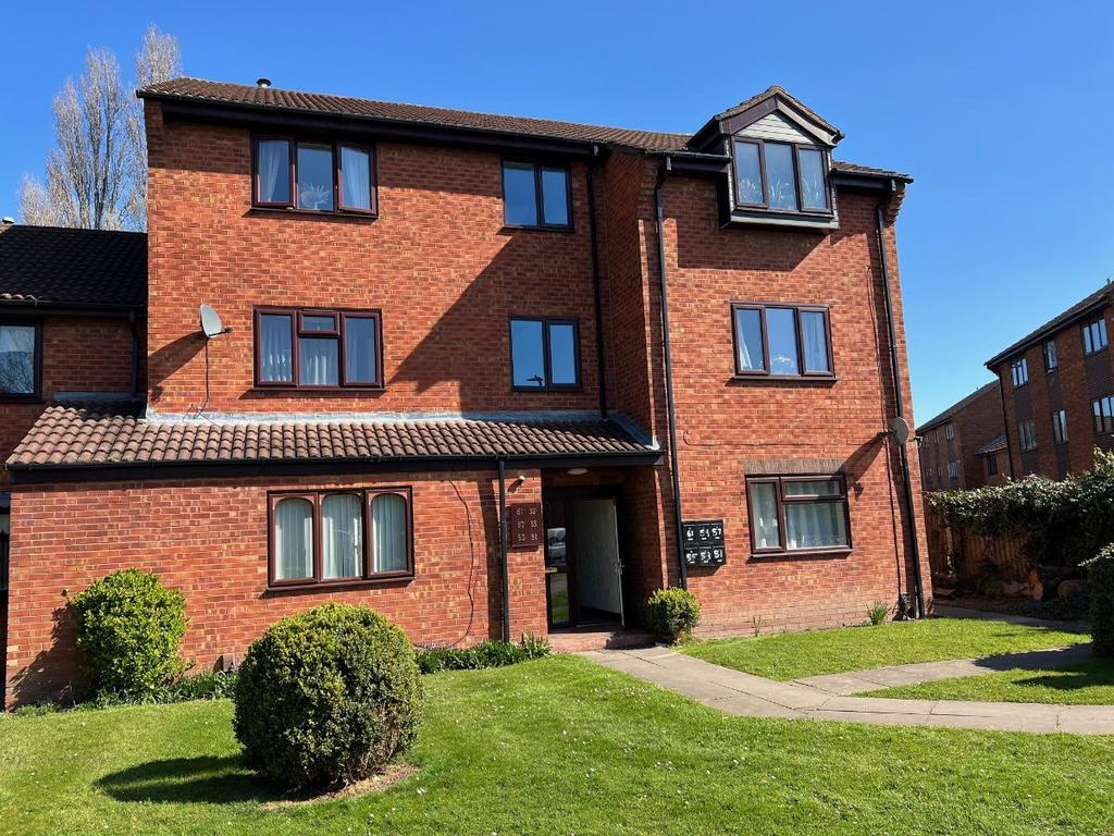 Circuit Close, Willenhall WV13 1 bed flat - £625 pcm (£144 pw)