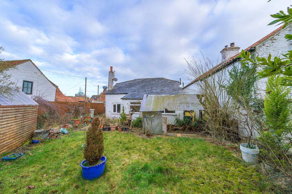 Main Road, Belchford, LN9 4 bed detached house for sale - £175,000