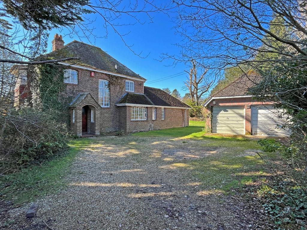 Rhinefield Close, Brockenhurst, Hampshire, SO42 4 bed detached house ...