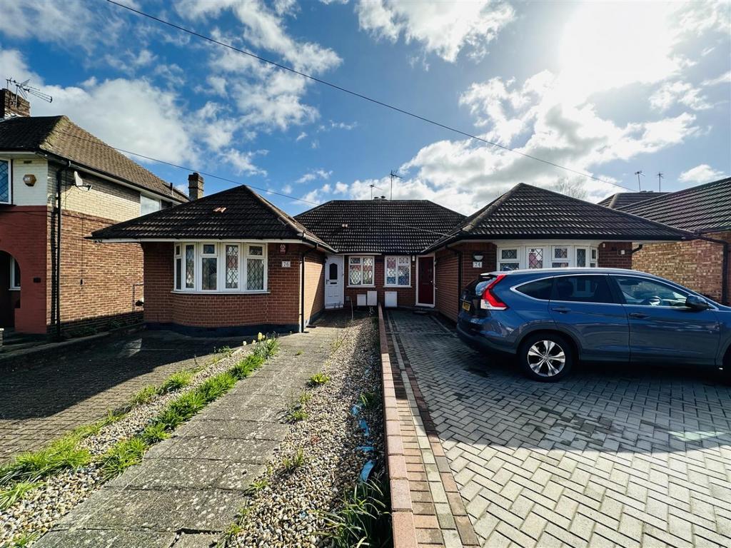 Kenilworth Road, Edgware HA8 2 bed semi-detached bungalow - £500,000