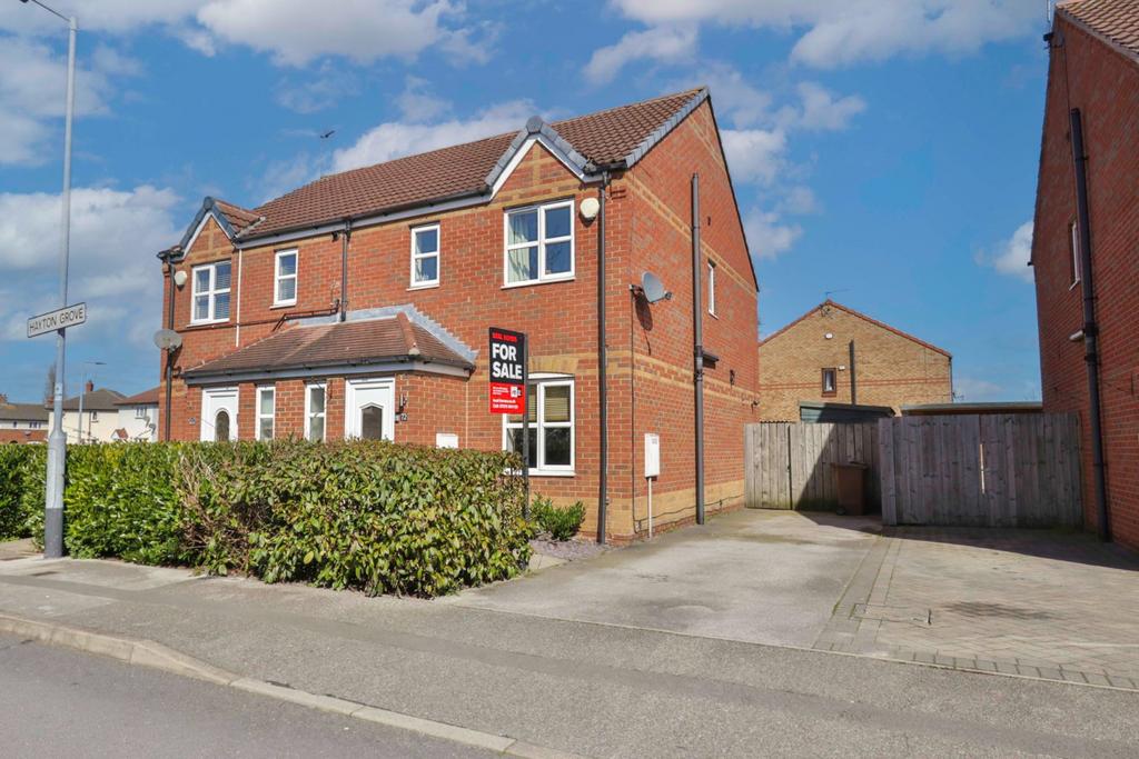 Hayton Grove, Hull, HU4 6JX 3 bed semi-detached house - £135,000