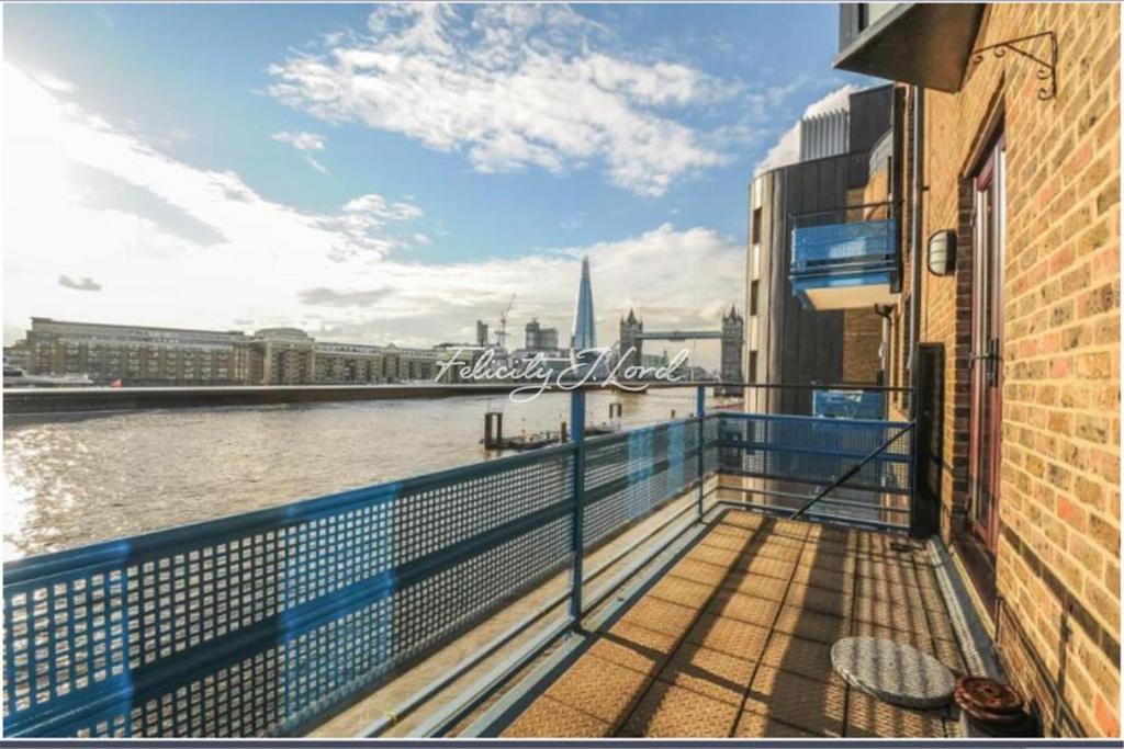 Tower Bridge Wharf, E1W 2 bed detached house - £3,987 pcm (£920 pw)