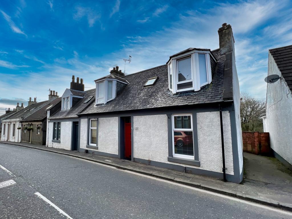 41 Wilson Street, Beith 4 bed semi-detached house - £199,995