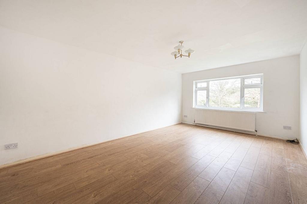 Hexham Road EN5, Barnet, EN5 2 bed flat - £1,800 pcm (£415 pw)