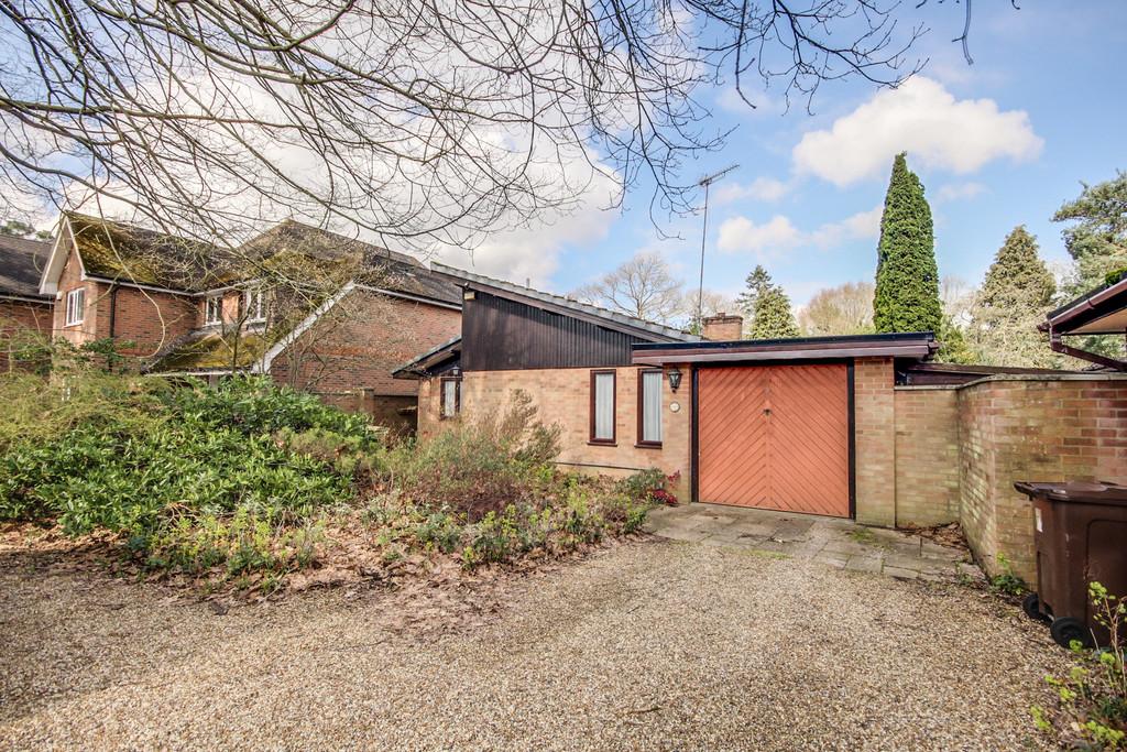 Finchampstead Road Finchampstead 4 Bed Detached Bungalow For Sale £