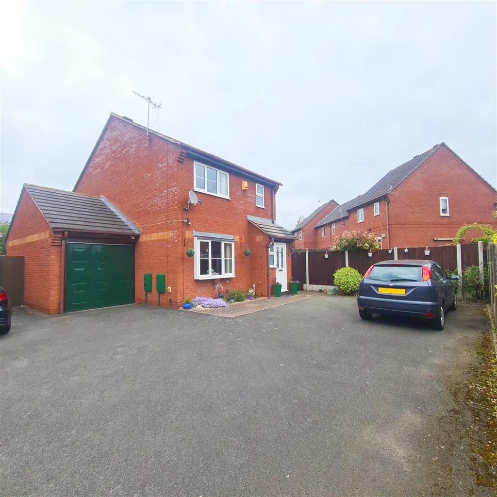 Peacock Close, Worcester WR5 3 bed detached house - £325,000