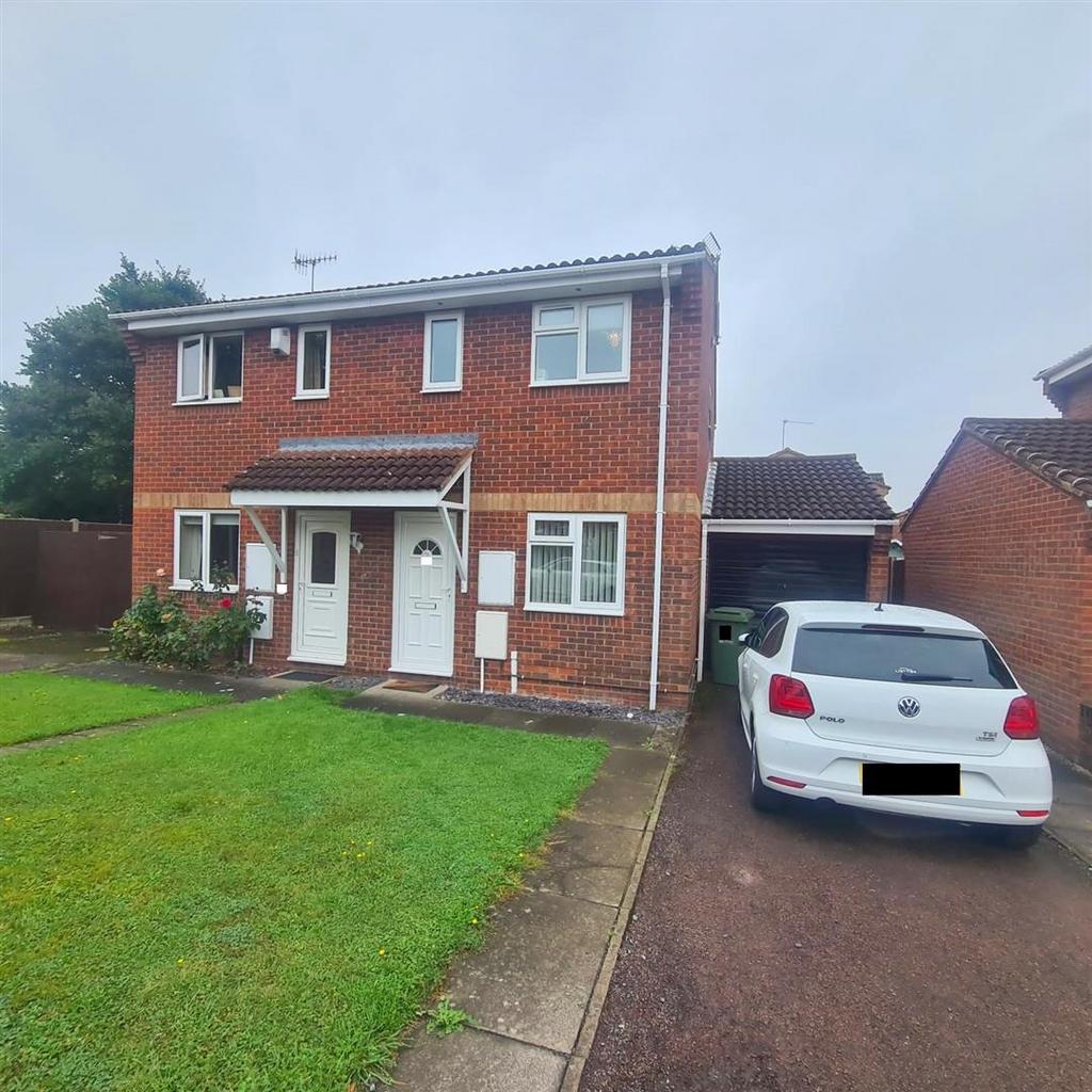 Salisbury Close, Worcester WR5 3 bed semi-detached house - £230,000
