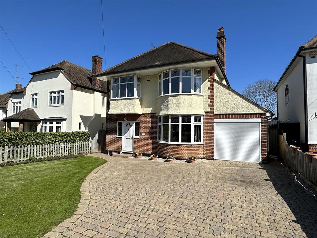 Alwyne Avenue, Shenfield, Brentwood 5 bed detached house - £1,295,000