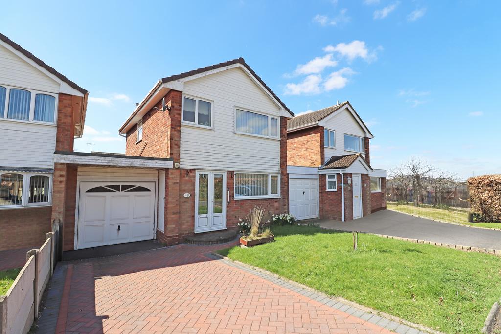 Leighswood Close, Norton Canes, Cannock, WS11 9TZ 3 bed detached house ...