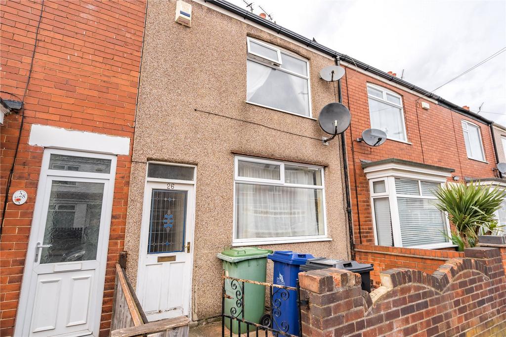 Lawson Avenue, Grimsby, Lincolnshire... 2 bed terraced house - £62,000