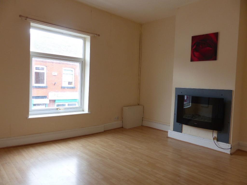 Mill Street, Coppull, PR7 5AZ 2 bed flat - £525 pcm (£121 pw)