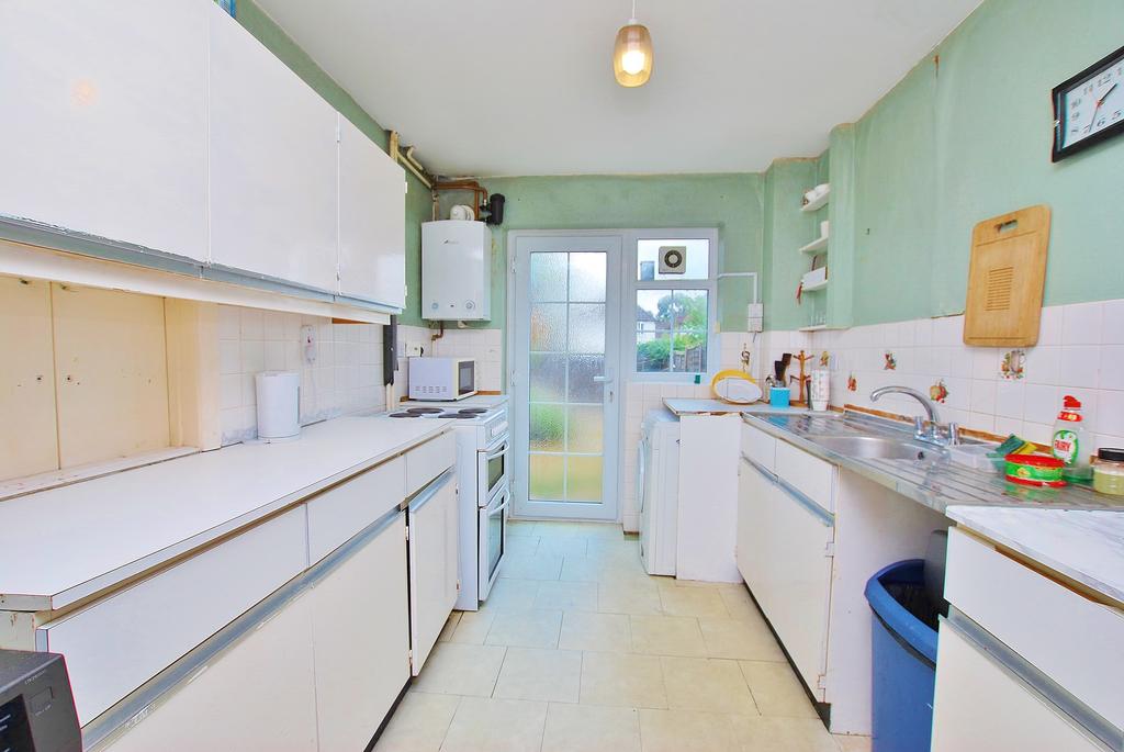 Southway, Guildford, Surrey, GU2 4 bed semi-detached house to rent - £ ...