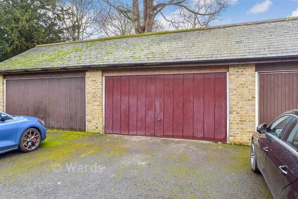 Manor Mews, Ringwould, Deal, Kent 4 bed barn conversion for sale - £435,000