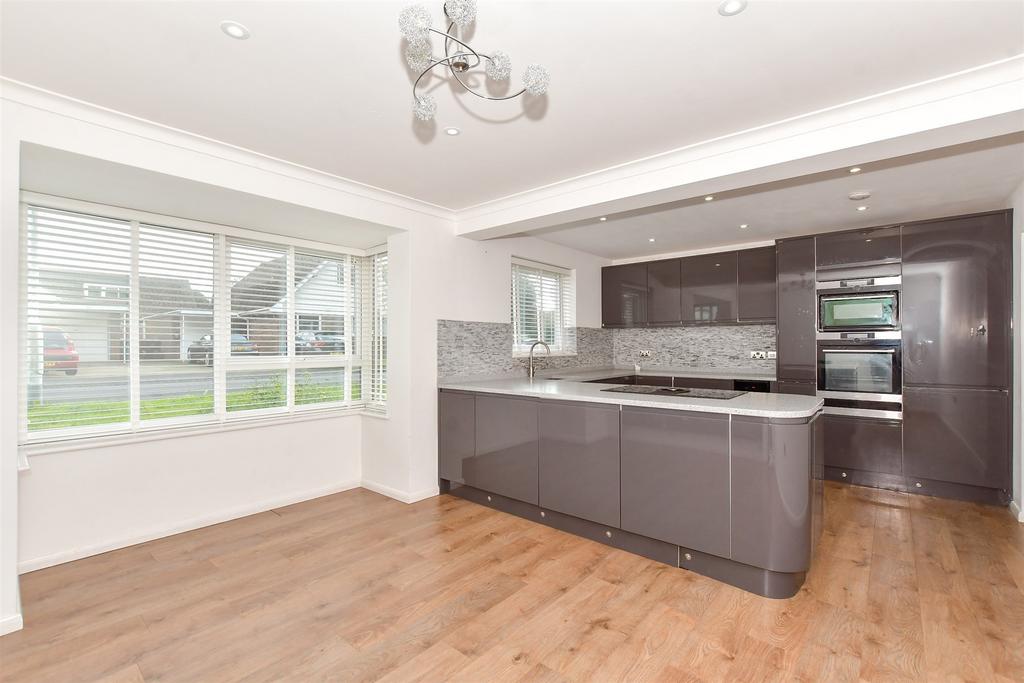 Beech Grove, Cliffsend, Ramsgate, Kent 5 bed detached house for sale ...