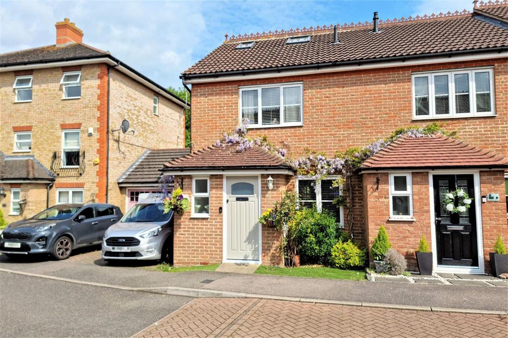 Malkin Drive, Harlow CM17 3 bed end of terrace house - £435,000