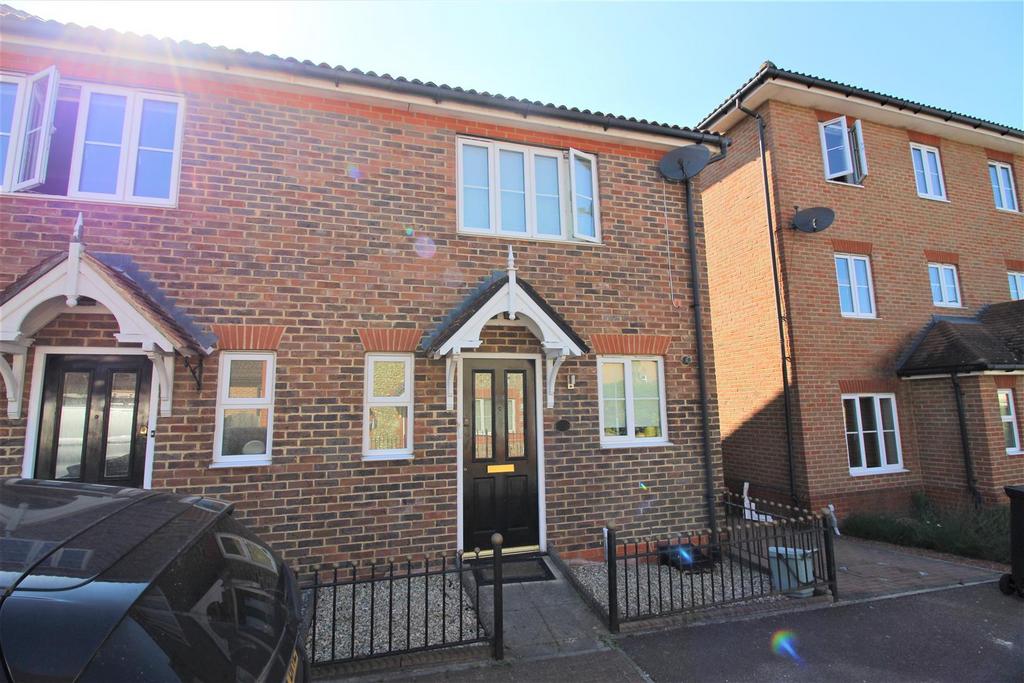Malkin Drive, Harlow CM17 2 bed end of terrace house - £360,000