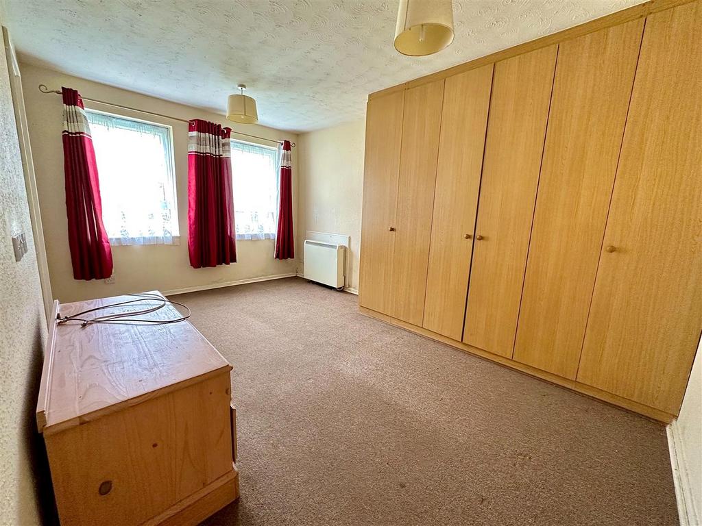 Rufford Close, Alcester Studio - £80,000