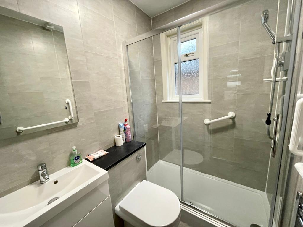 Hempstead Road, Hempstead, Gillingham 3 bed detached bungalow - £1,700 ...
