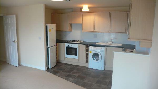 Signet Square, Stoke, Coventry, West Midlands, CV2 2 bed apartment - £ ...