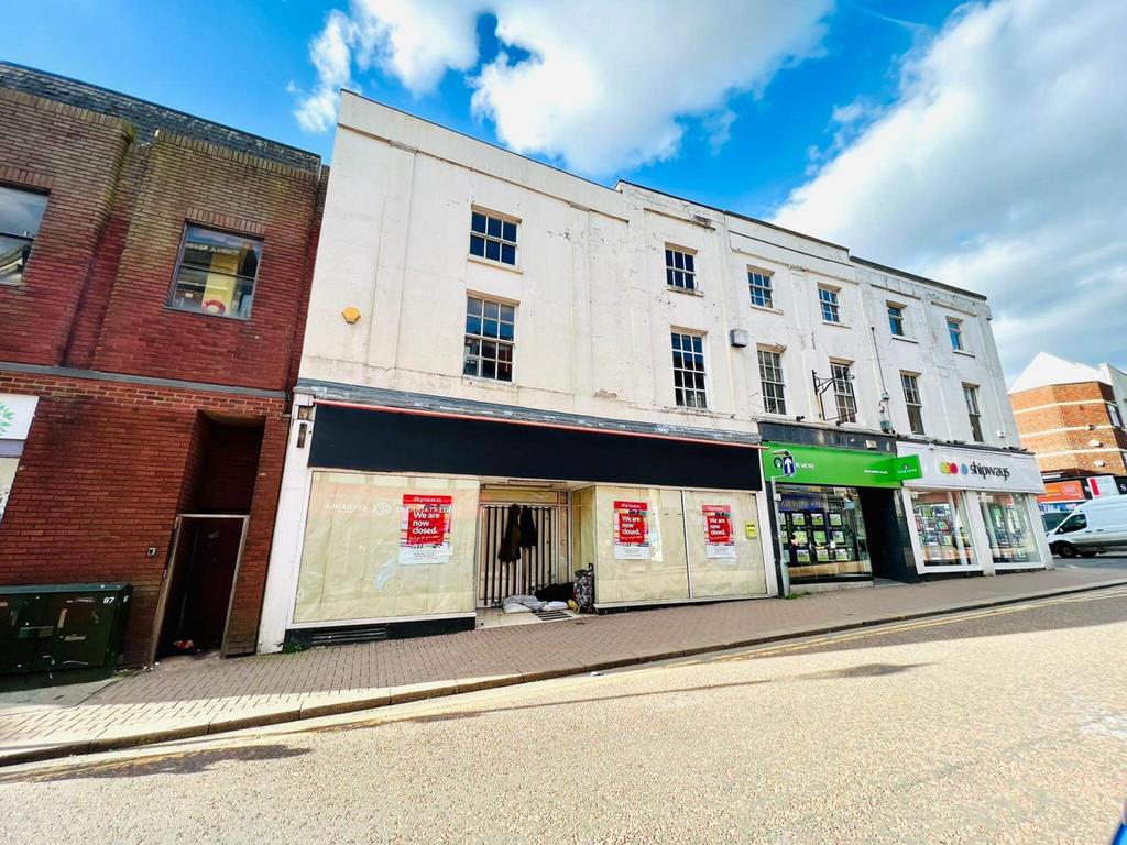 212-214 High Street, DY1 1PB Shop - £1,800 pcm (£415 pw)