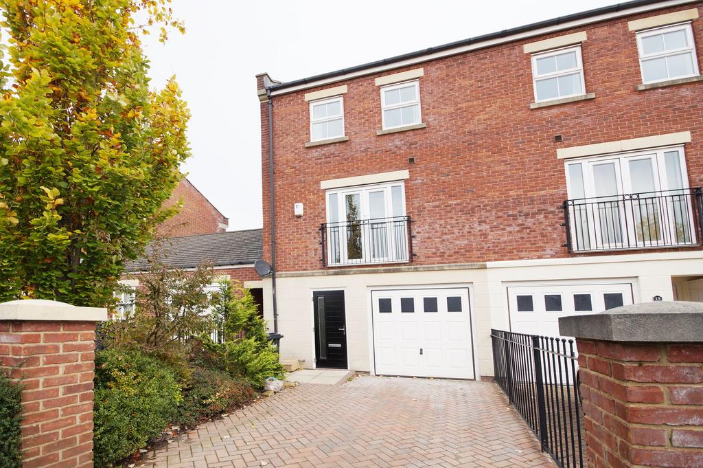 Hutton Gate, Harrogate, HG2 3 bed townhouse - £1,600 pcm (£369 pw)