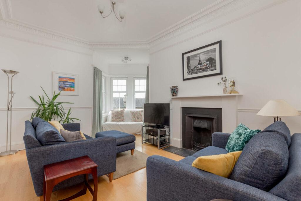 Roseburn Terrace, Edinburgh EH12 2 bed flat - £285,000