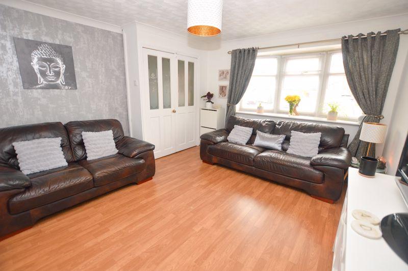 Stratton Drive, Platt Bridge, Wigan, WN2 5HR 3 bed semi-detached house ...