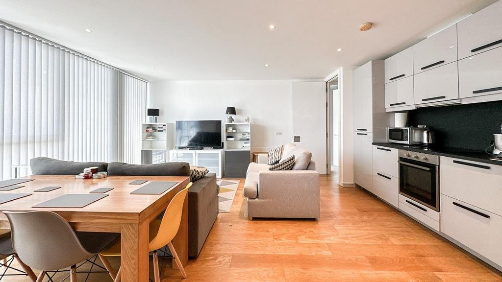 Airpoint, Skypark Road, Bristol, BS3 3NL 2 bed flat - £290,000