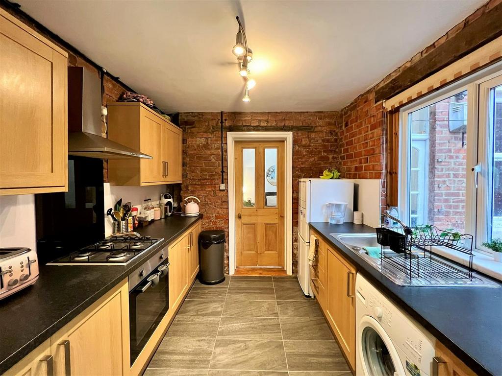 Hazelwood Avenue, Newcastle Upon Tyne 2 bed flat - £1,150 pcm (£265 pw)