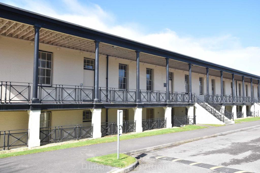 St Georges Barracks, Gosport 2 bed flat for sale - £167,000