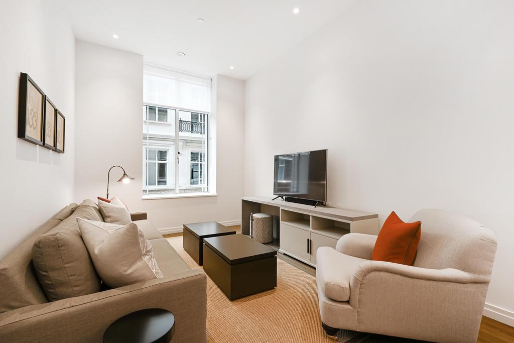 Little Portland Street, London, W1W 1 bed flat - £3,358 pcm (£775 pw)
