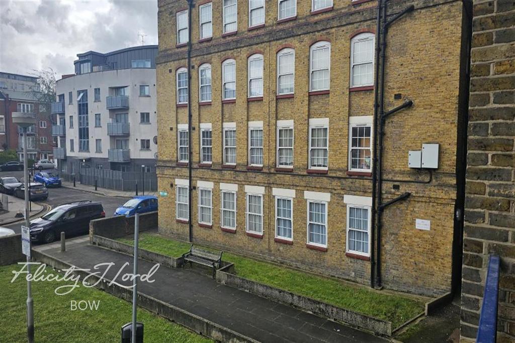 Sumner House, E3 2 bed flat - £2,201 pcm (£508 pw)