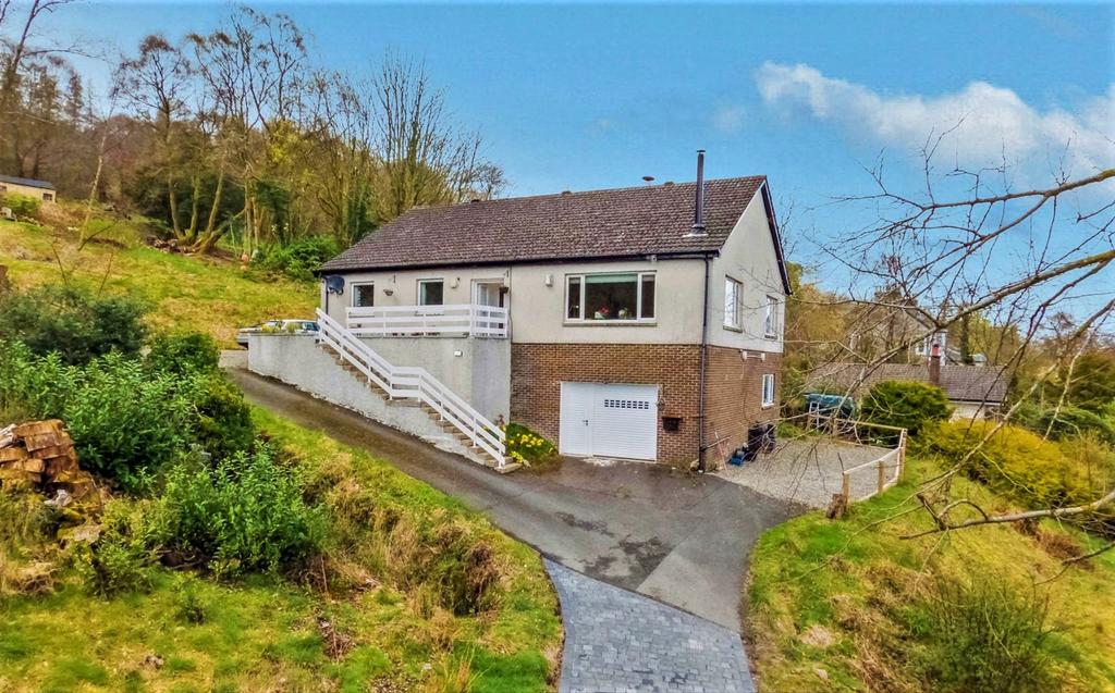 Back Road, Clynder, Argyll & Bute... 4 bed detached bungalow - £285,000