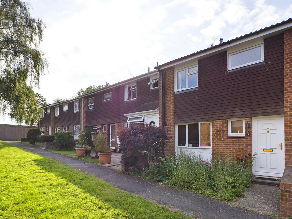 Rye Close, Guildford, Surrey, GU2 3 bed terraced house for sale - £350,000