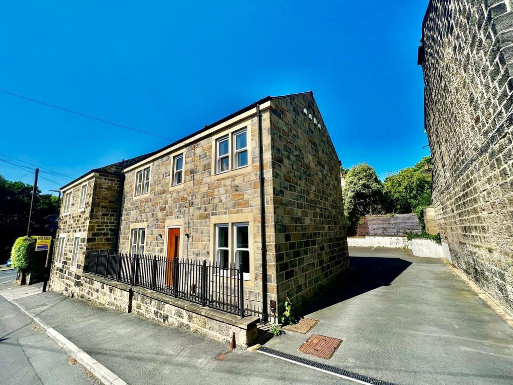 Stoney Rise, Horsforth, Leeds, West... 2 bed flat - £900 pcm (£208 pw)