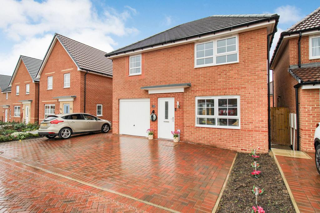 Bluebell Drive, Pegswood, Morpeth... 4 bed detached house - £300,000