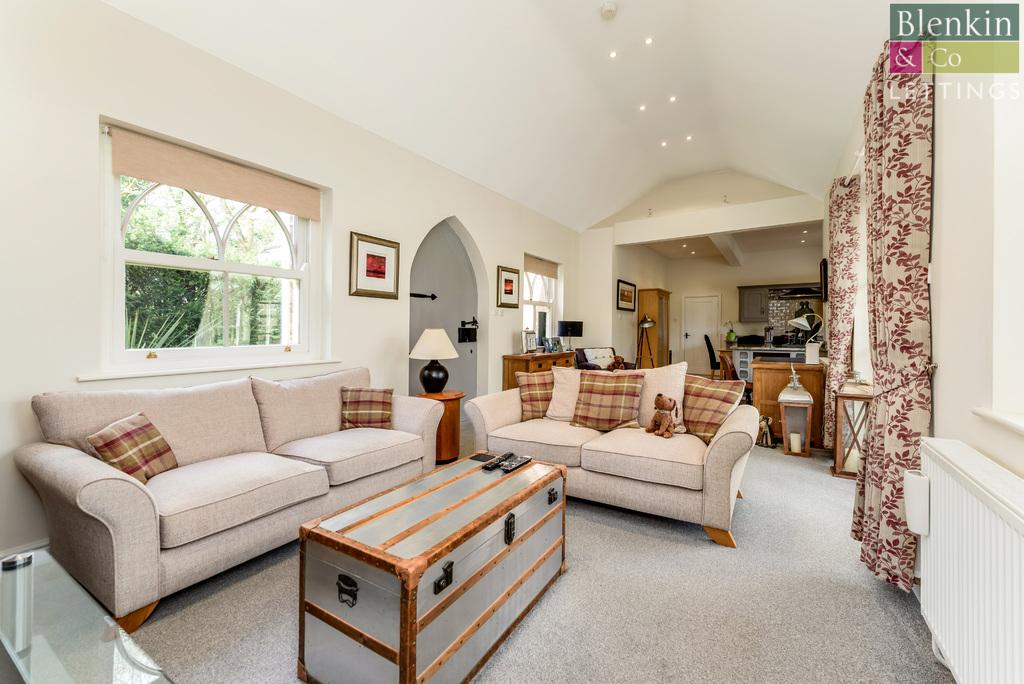 Bell Hall Lodge, Escrick, York, North... 2 bed bungalow - £1,800 pcm (£ ...