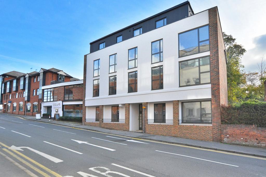 Sydenham Road, Guildford, Surrey, GU1 1 bed apartment to rent - £1,200 ...