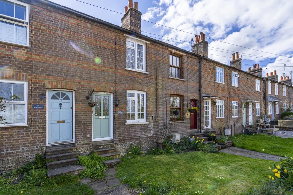 Bois Moor Road, Chesham... 2 bed terraced house - £360,000