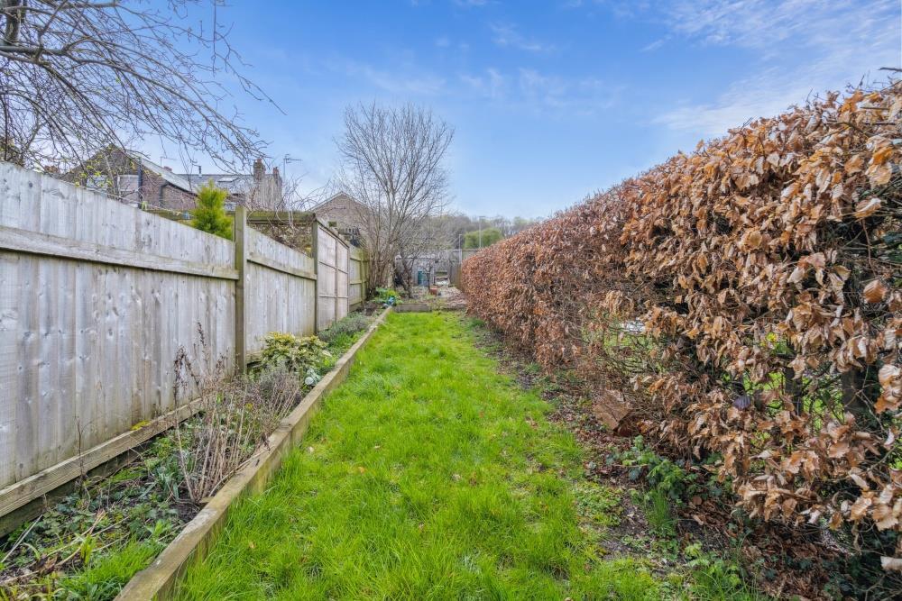 Bois Moor Road, Chesham... 2 bed terraced house - £360,000