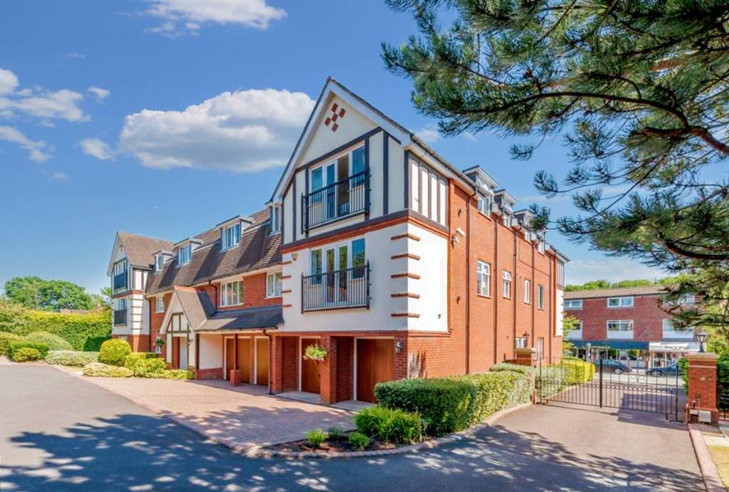 Roman PLace, Sutton Coldfield B74 2 bed apartment to rent - £1,250 pcm ...