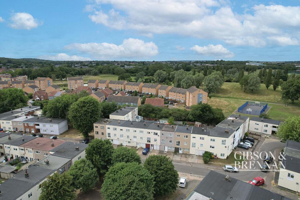 Roodegate, Basildon, SS14 4 bed terraced house - £365,000