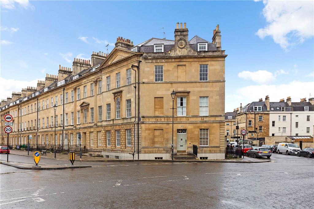 Great Pulteney Street, Bath... 2 bed apartment - £2,500 pcm (£577 pw)