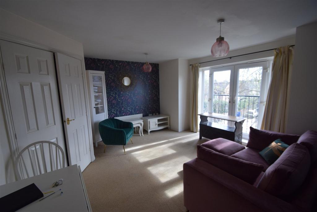 Chelburn Court Stockport Sk3 8en 2 Bed Flat £895 Pcm £207 Pw