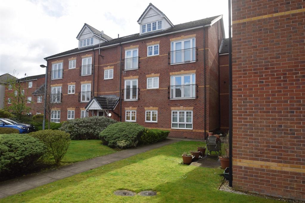 Chelburn Court, Stockport, SK3 8EN 2 bed flat - £895 pcm (£207 pw)