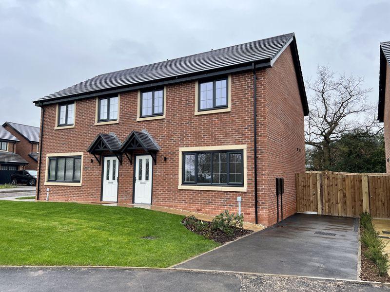Falcon Drive, Congleton 3 bed semi-detached house - £1,350 pcm (£312 pw)