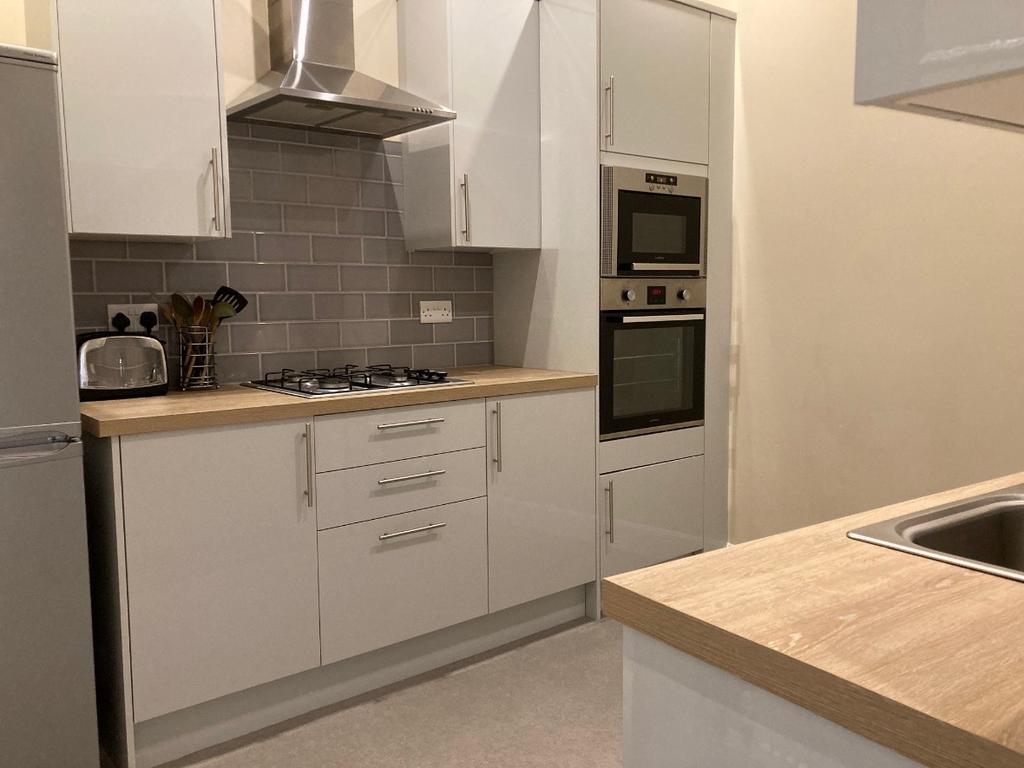 Hamilton Place, Edinburgh, EH3 5AU 1 bed flat - £1,200 pcm (£277 pw)