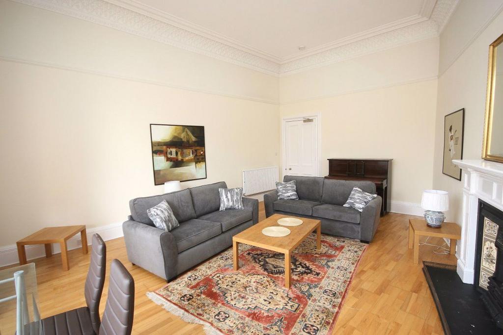 Drumsheugh Place, Edinburgh 3 bed flat - £2,250 pcm (£519 pw)